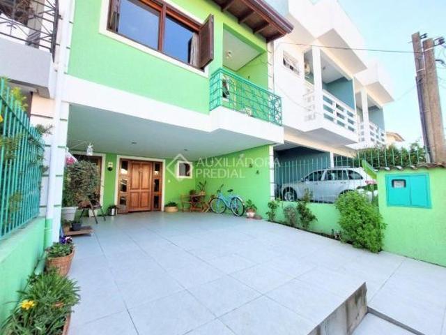 Casa em condomínio com 3 dormitórios no bairro Hípica