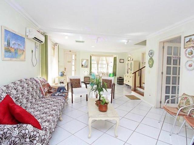 Casa em condomínio com 3 dormitórios no bairro Ipanema