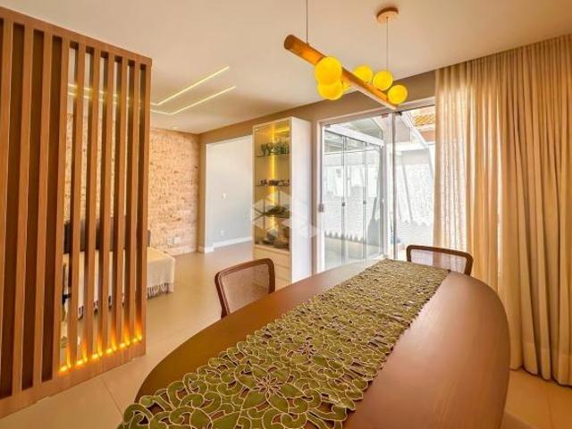 CASA EM CONDOMÍNIO COM 3 DORMITÓRIOS NO ECOVILLE