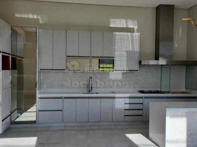 Casa em Condomínio com 3 Dormitórios sendo 1 Suíte Master Jardim Vitagliano