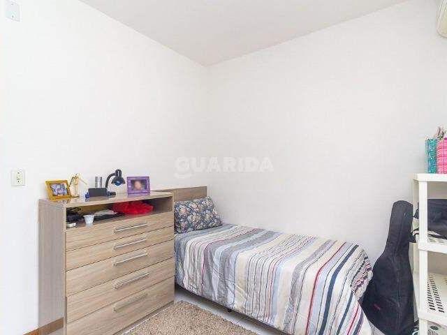 Casa em condomínio com 3 dormitórios sendo 1 suíte no bairro Hípica COD: 15131
