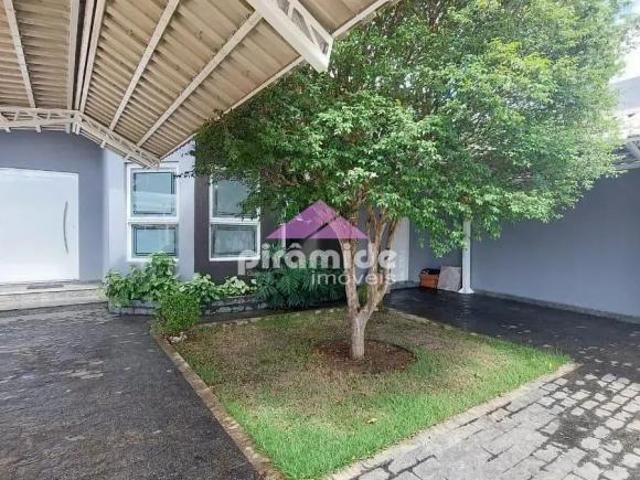 Casa em Condomínio com 3 dormitórios sendo 1 Suíte + Quarto para Visitas em Jacareí, SP