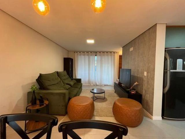 Casa em condomínio com 3 dormitórios, suíte e 2 vagas