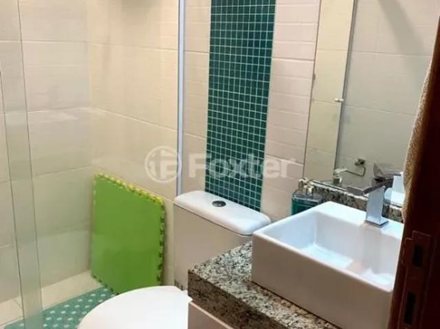 Casa em Condomínio com 3 Dormitórios, Suíte e Sótão no Bairro Tristeza