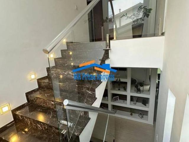 Casa em Condomínio com 3 suítes no Alpha 3