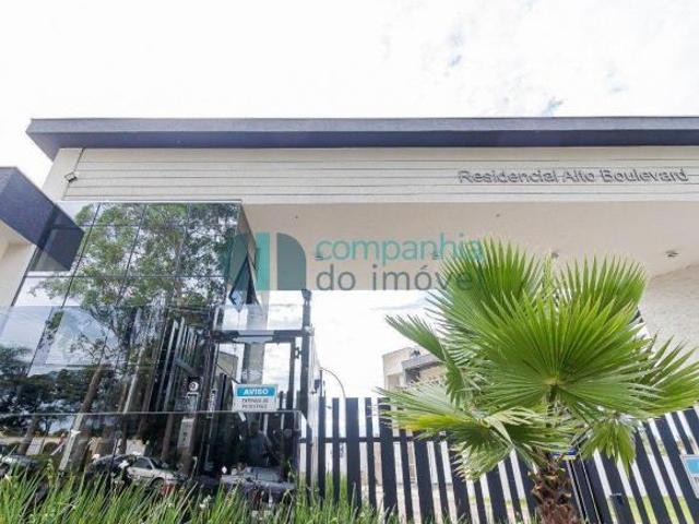 Casa em Condomínio com 3 suítes no Bairro Alto