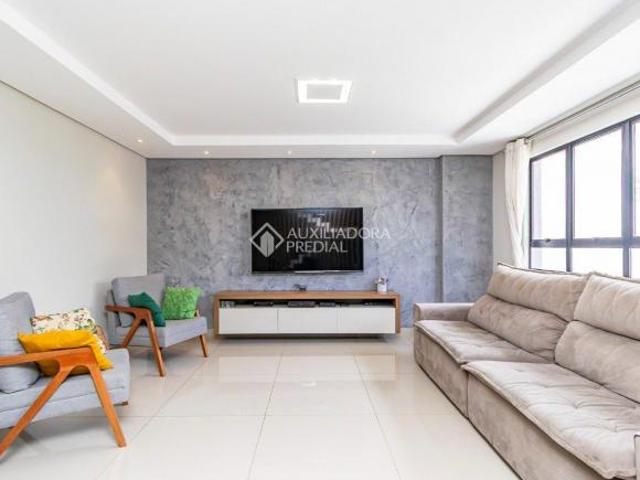 Casa em condomínio com 3 suítes no Uberaba