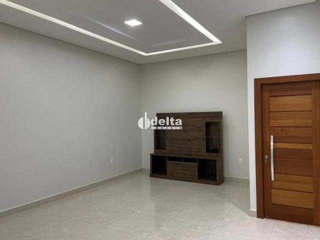 Casa em condomínio com 3 suítes disponível para venda no bairro Gávea em Uberlândia MG