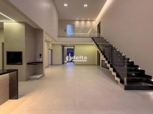 Casa em condomínio com 3 suítes disponível para venda no bairro Jardim Botânico em Uberlândia MG