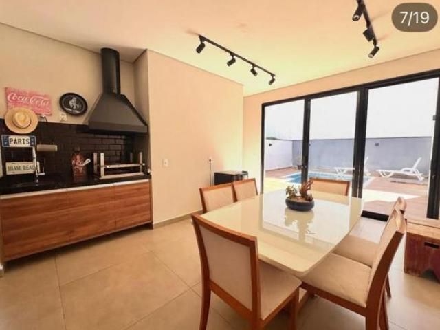 Casa em condomínio com 3 suítes e 4 vagas na cidade de Sorocaba SP, bairro Cajuru do Sul!