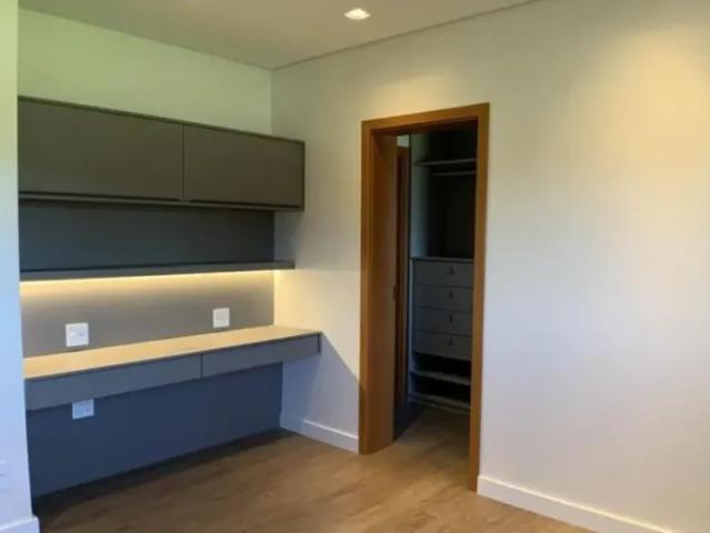 Casa em Condomínio com 3 Suítes e Área Gourmet Integrada