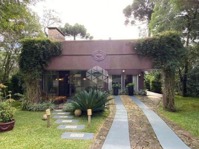 Casa em condomínio com 3 suítes em Canela!