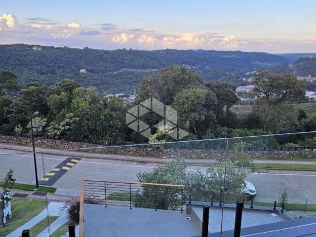 Casa em condomínio com 3 suites em Caxias do Sul
