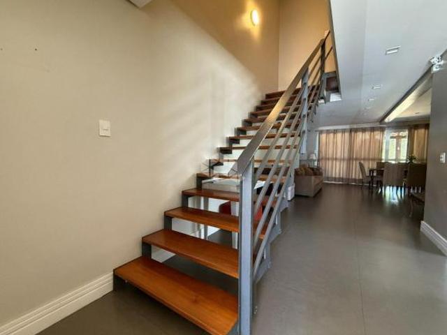 Casa em condominio com 3 suites