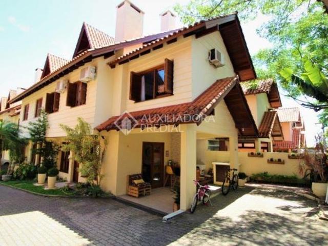 Casa em condomínio com 3 quartos