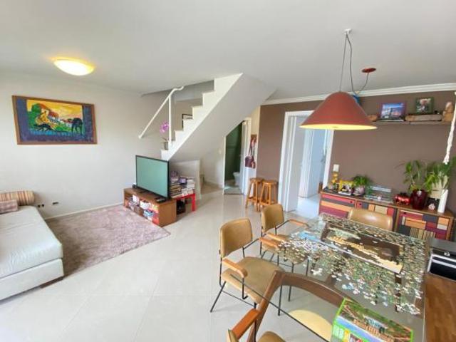 Casa em condomínio com 3 quartos 1 suíte e 2 vagas no Butantã. FL64