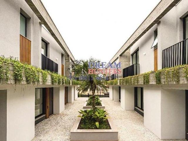 Casa em Condomínio, com 3 Quartos 1 suíte, 2 vagas, no Bairro Bom Retiro