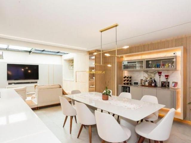 Casa em condomínio, com 3 quartos