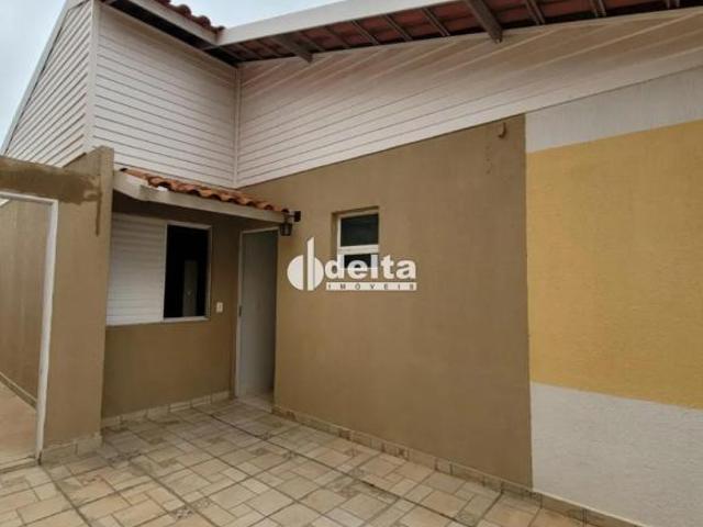 Casa em condominio com 3 quartos disponível para venda no bairro Aclimação em Uberlândia MG