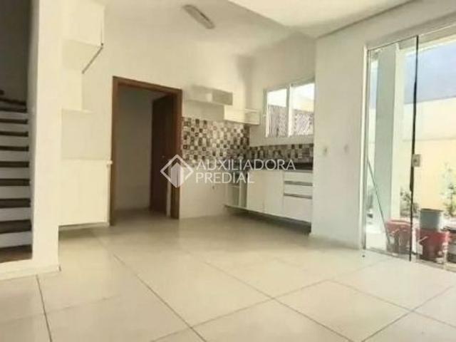 Casa em Condomínio com 3 quartos e 145m² para alugar em Hípica, Porto Alegre