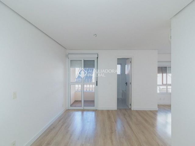 Casa em Condomínio com 3 quartos e 176m² para alugar em Pedra Redonda, Porto Alegre