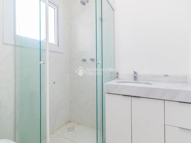 Casa em Condomínio com 3 quartos e 120m² para alugar em Campo Novo, Porto Alegre