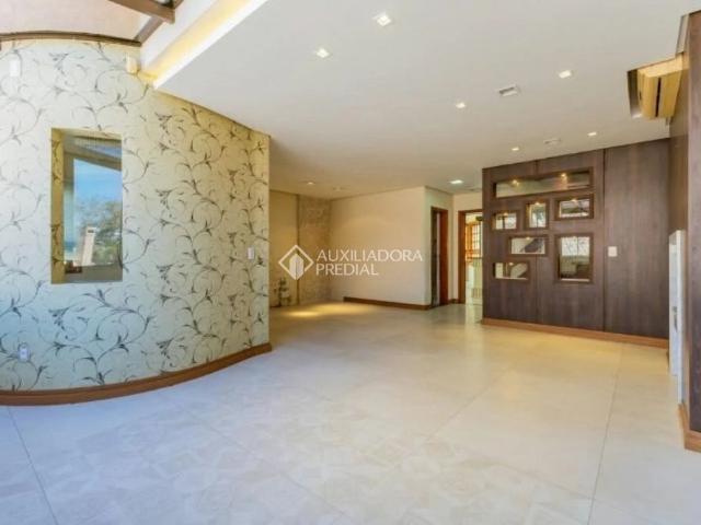 Casa em Condomínio com 3 quartos e 240m² para alugar em Ipanema, Porto Alegre