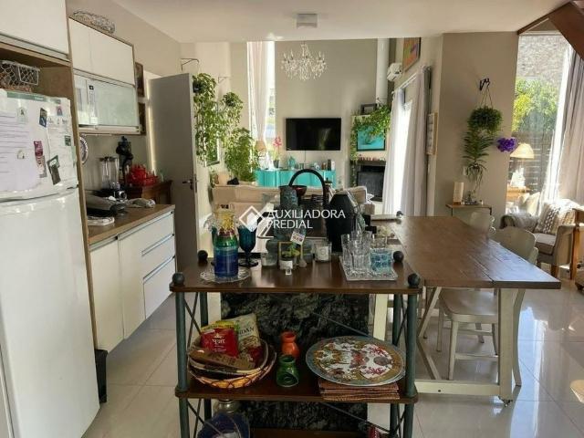 Casa em Condomínio com 3 quartos e 340m² para alugar em Rio Tavares, Florianópolis