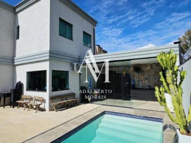 Casa em condomínio com 3 quartos e 300 m² à venda em Atibaia
