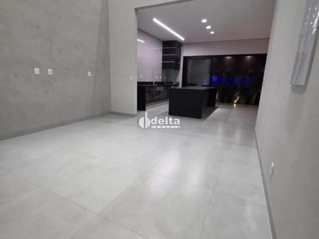 Casa em condomínio com 3 quartos e 3 suítes disponível para venda no bairro Granja Marileusa em Uber