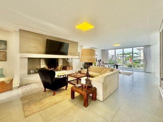CASA EM CONDOMÍNIO COM 3 QUARTOS, SUÍTE COM HIDRO E CLOSET, TERRAÇO, 1 VAGA E INFRA ESTRUTURA