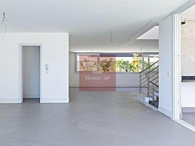 Casa em Condomínio com 410 m2, 4 suítes, 4 vagas, com piscina