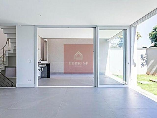 Casa em Condomínio com 418 m2, 4 suítes, 4 vagas, com piscina