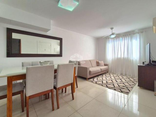 Casa em condomínio com 4 dormitórios e 2 vagas de garagem, no bairro Humaitá, em