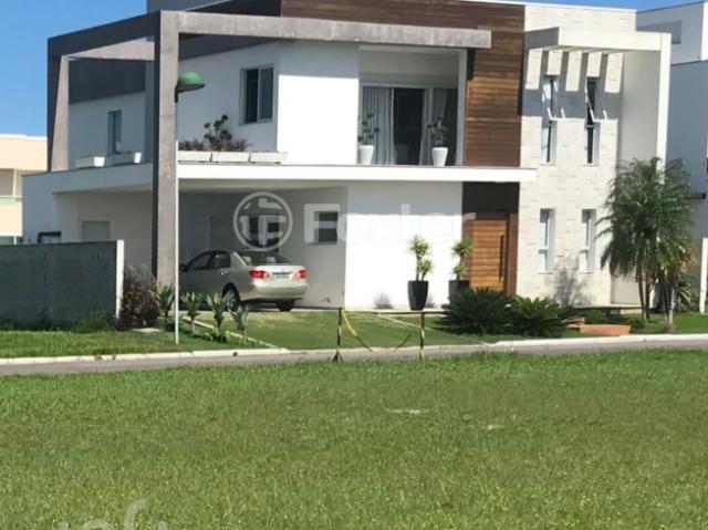 Casa em Condomínio com 4 dormitórios em Florianópolis