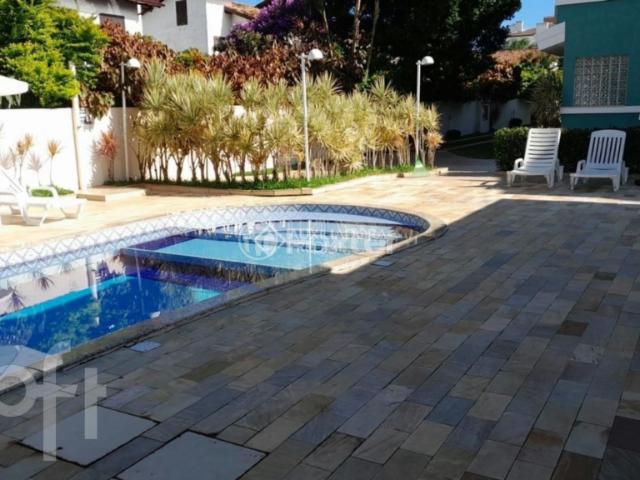 Casa em Condomínio com 4 dormitórios em Florianópolis