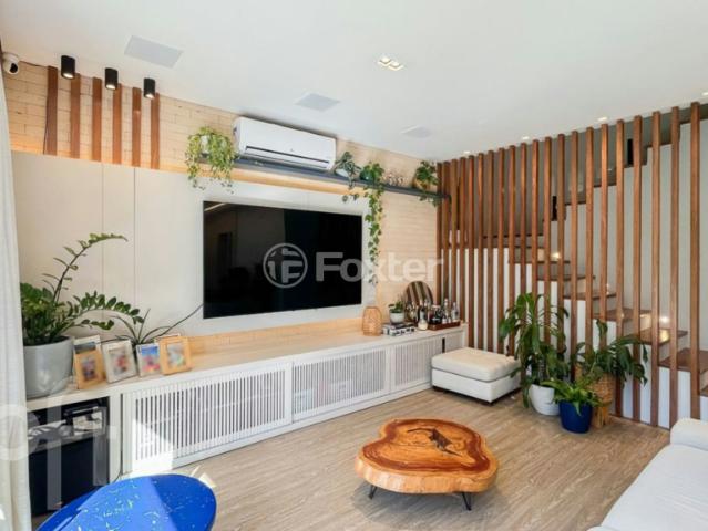 Casa em Condomínio com 4 dormitórios em Florianópolis