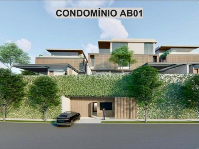 Casa em Condomínio com 4 dormitórios em São Paulo