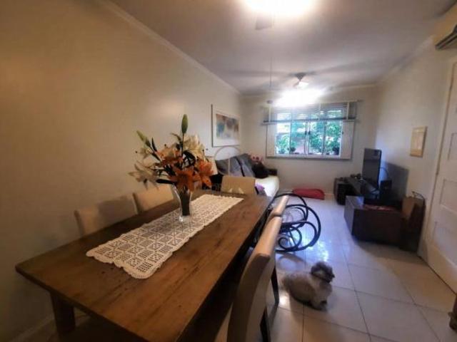 Casa em condomínio com 4 dormitórios, suíte americana, 2 vagas de