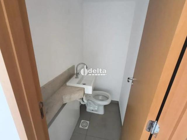 Casa em condomínio com 4 suítes disponível para locação no bairro Bosque dos Buritis em Uberlândia M