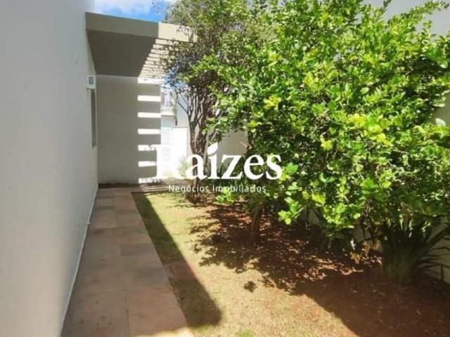 Casa em Condomínio com 4 Suítes e Lazer Completo no Nova Uberlândia