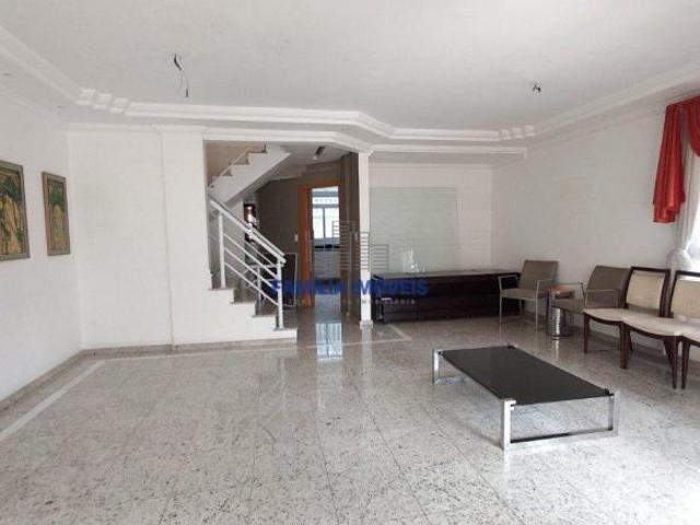 Casa em condomínio com 4 suítes, 3 vagas, piscina Embaré SP