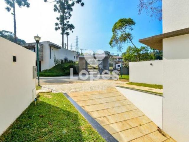 Casa em condomínio com 4 suítes 4 vagas