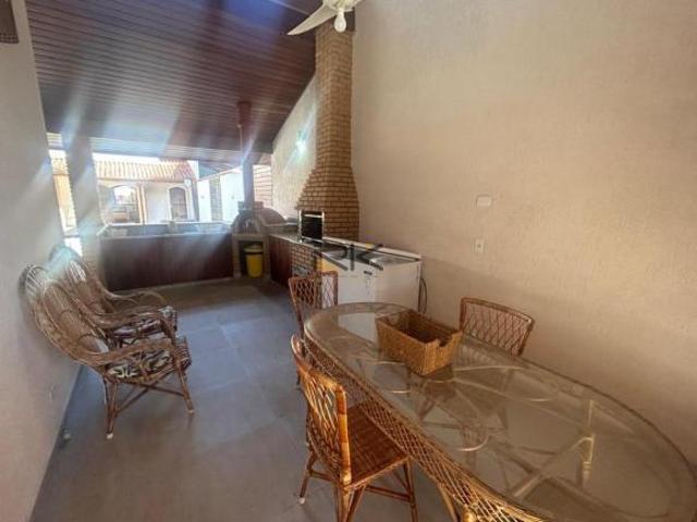 CASA EM CONDOMINIO COM 4 SUÍTES,4 VAGAS DE GARAGEM,VARANDA GOURMET COM CHURRASQUEIRA,FORNO DE PIZZA