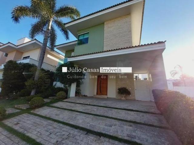 Casa em condomínio com 4 suítes