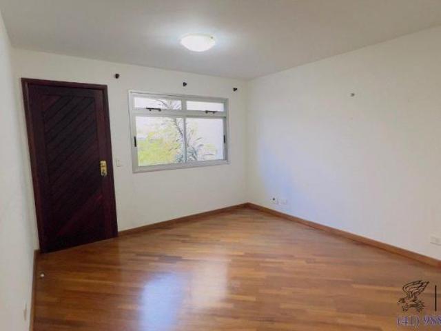Casa em Condomínio, com 4 Quartos, 2 vagas de garagem, Bairro Hugo Lange