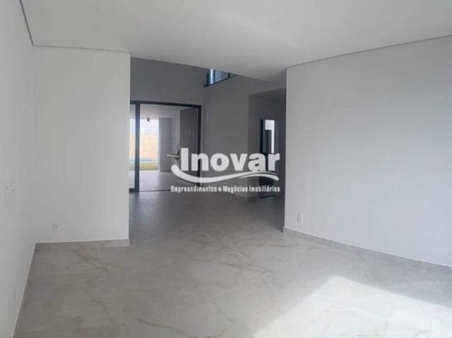 Casa em condominio com 4 quartos com 1 suíte e Closet com piscina