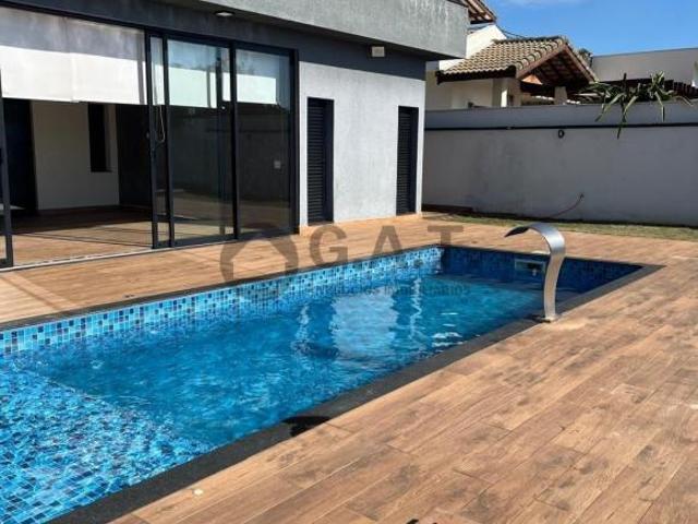 Casa em condomínio com 4 quartos e 2 suítes em Aracoiaba da Serra SP, Residencial Evidence 261m²