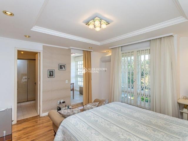 Casa em Condomínio com 4 quartos e 344m² para alugar em Ipanema, Porto Alegre