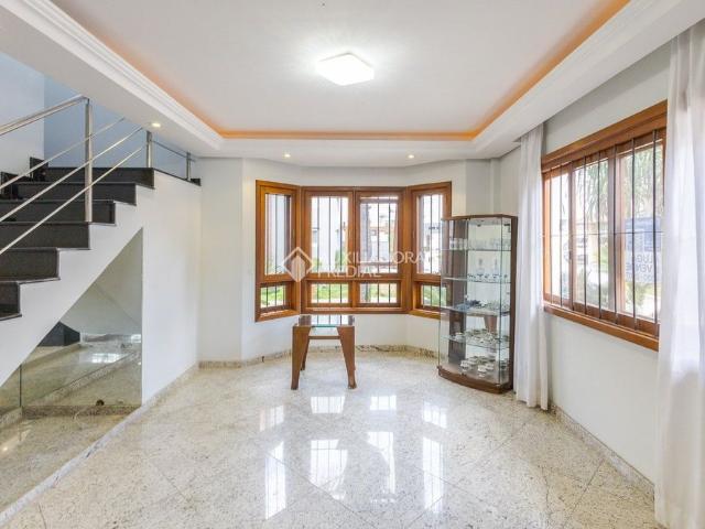 Casa em Condomínio com 4 quartos e 390m² para alugar em Sarandi, Porto Alegre